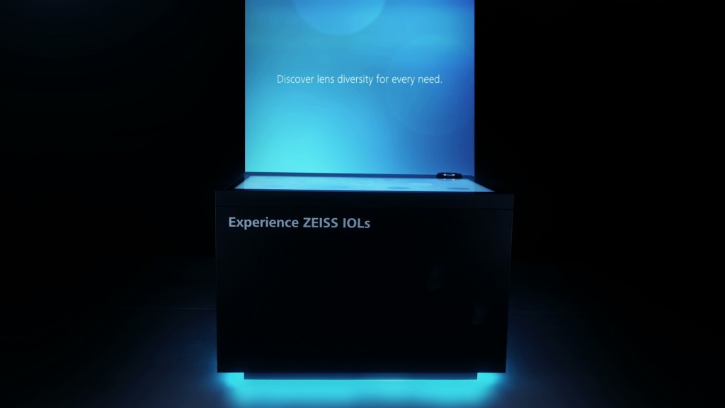 MONOMANGO | Zeiss Touchtable